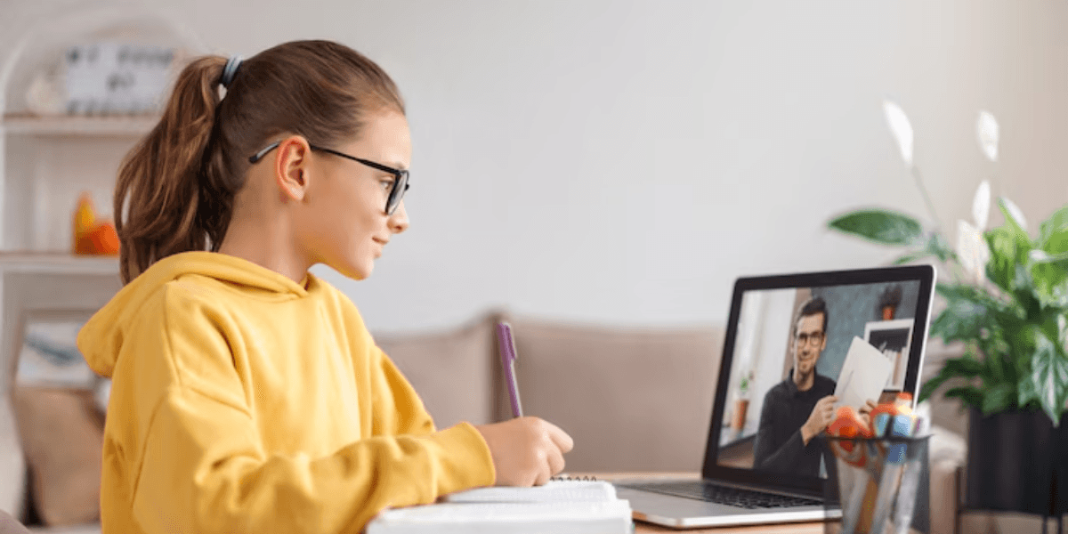 15 Best Online Work From Home Jobs For Students (2025)